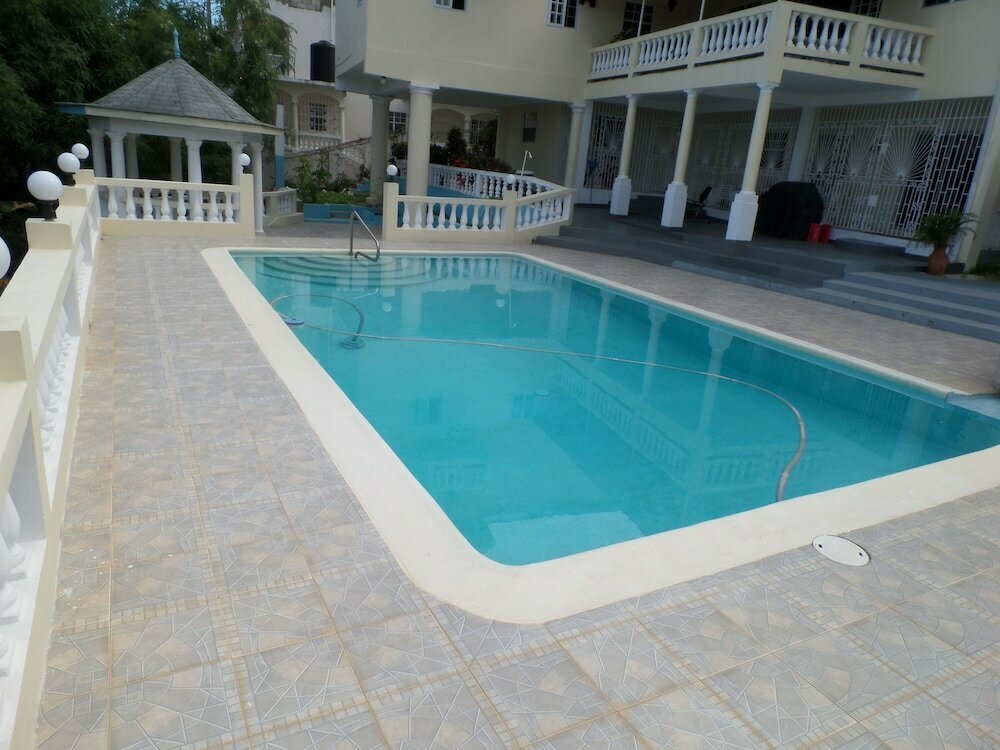 Otel The Royal Kensington Guest House, Montego Bay, foto