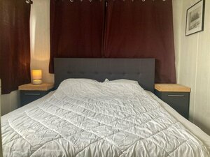 Chalet Valentina With Sauna by the Lauwersmeer (Friesland, Dongeradeel, Oostmahorn), otel  Dongeradeel'den