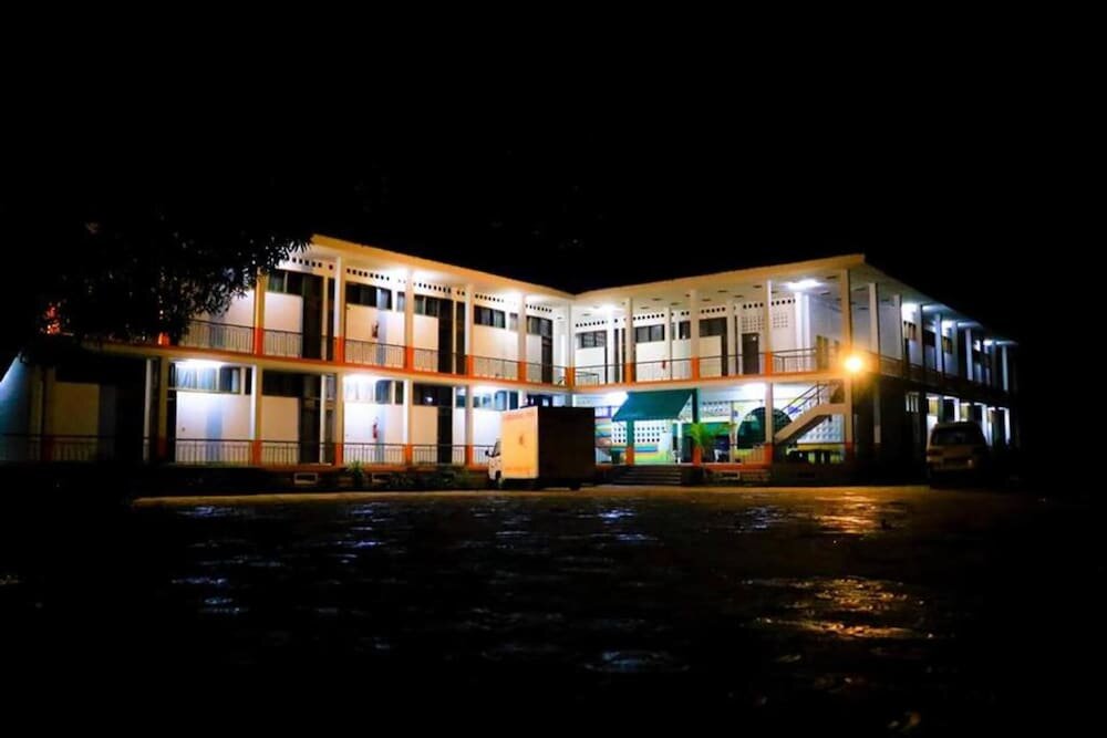 Otel Complexe Hôtelier Food And Business, Abican, foto