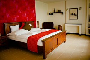 Aranygombos Fogadó (Borsod-Abaúj-Zemplén vármegye, Abaújszántó), otel  Dünya'dan