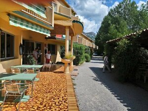 Hôtel Sous l'Olivier (Auvergne-Rhône-Alpes, Drôme, Arrondissement de Nyons, Buis-les-Baronnies, Chemin du Menon, 170), otel