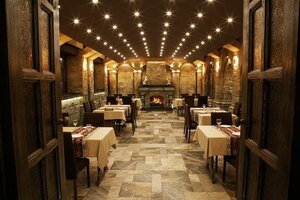 Lanselot (Bratyev Zhubanovykh Street No:318, Aktobe), restoran  Aktöbe'den