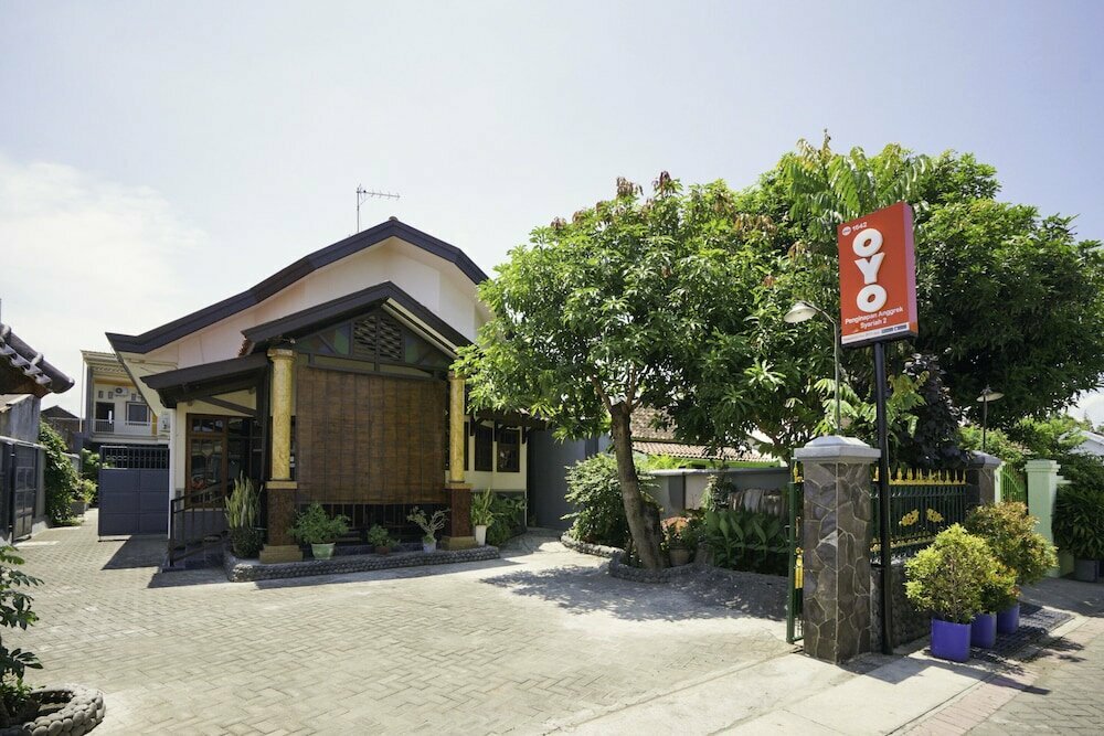 Otel Oyo 1642 Penginapan Anggrek Syariah 2, Probolingo, foto