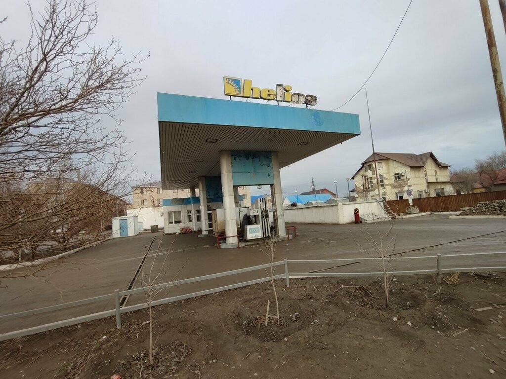 Benzin istasyonu № 4 Helios AJQS, Atırav, foto