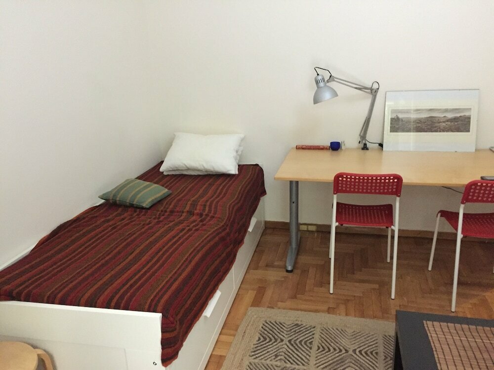 Otel Quiet Apartment Ideal for 2 Near Center, Atina, foto