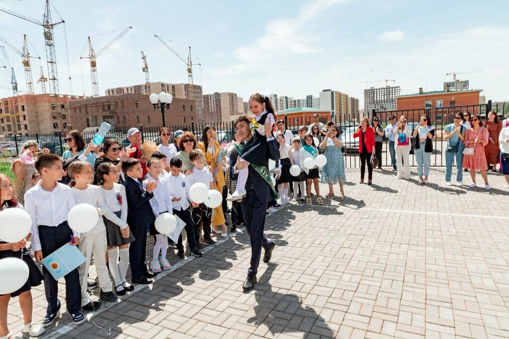 Özel okul Neotech Digital school, Astana, foto
