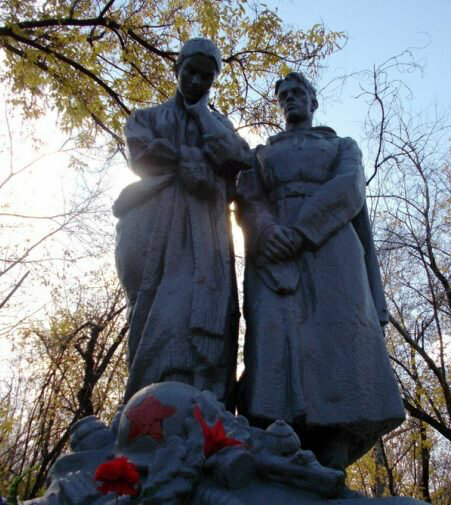 Anıt, heykel Savaş Sırasında Hastanelerde Ölen Hristiyan Askerler, Petropavl (Petropavlovsk), foto
