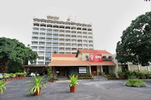 Hotel Woodlands (State of Karnataka, Bengaluru, NICE Bangalore Mysore Expressway), otel  Bangalor'dan