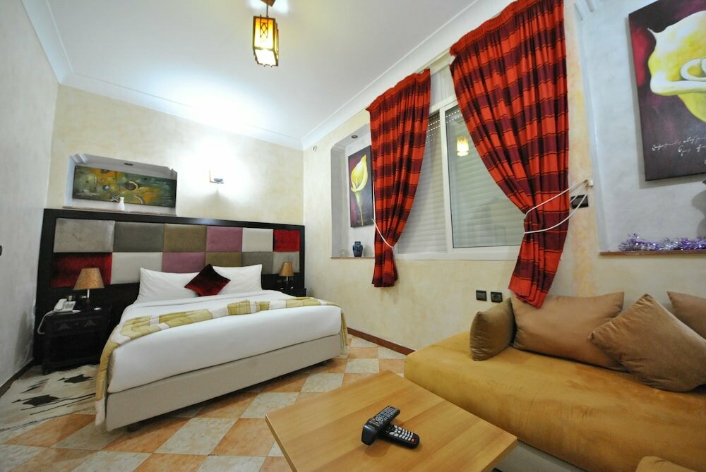 Otel Al Jasira Suites & SPA, Suvayr, foto