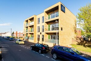 Luxury Serviced Apartment in Kent (England, Kent County, Medway Towns, Gillingham, Arden Street), otel  Kent County'den