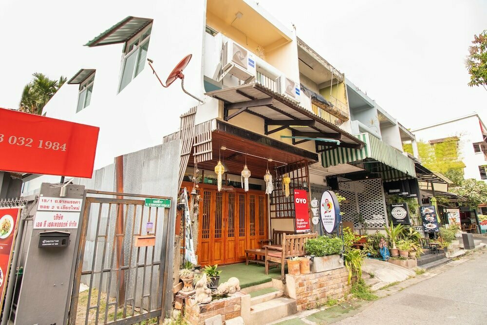 Otel Oyo 652 Smile Robotist Hostel, Chiang Mai, foto