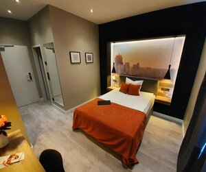 JustStay Hotel Solingen (North Rhine-Westphalia, Solingen, Focher Straße, 82), otel  Solingen'den