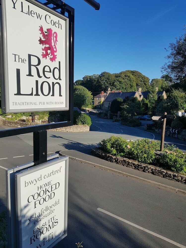 Otel The Red Lion at Llanasa, Galler, foto