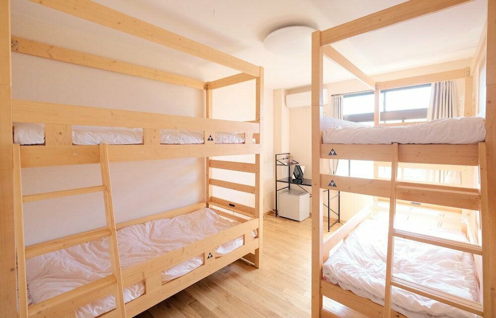 Otel Tottori Guest House Miraie Base Hostel, Tottori, foto