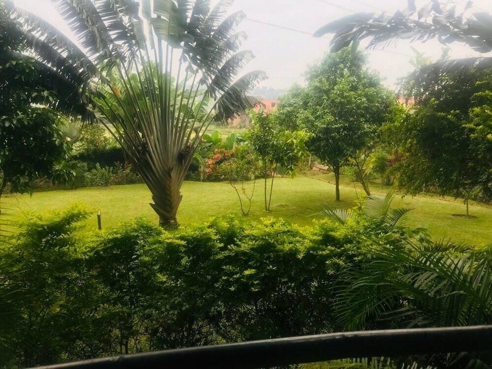Otel Natures Guesthouse, Kampala, foto