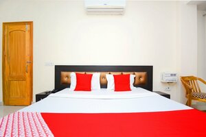 Oyo 35761 Hotel Le Kingston (Northern Railway, Pathankot Railway Station), otel  Punjab'dan