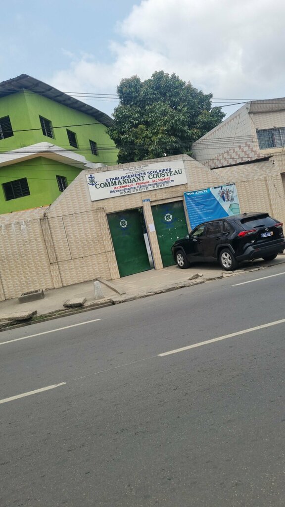 Ortaokul Établissement Scolaire Commandant Cousteau, Abican, foto