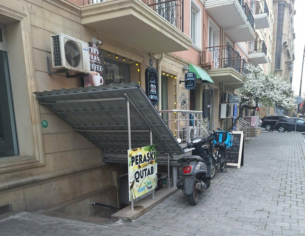 Fast food Peraşki Qutab, Bakü, foto