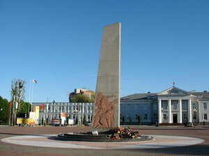 Памятник воинам 63-го стрелкового корпуса 21-й армии и воинам-освободителям (Homieĺskaja voblasć, Zhlobin, ploshchad Osvoboditeley), anıt, heykel  Zhlobin'den