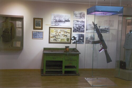 Müzeler ve sanat galerileri Memorialny muzey Kalashnikova M. T., Altayski krayı, foto