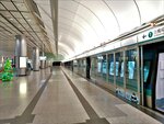 Hong Kong MTR station (Finance Street No:8, Hong Kong), metro istasyonu  Hong Kong'dan