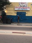 Les Princes (Brazzaville, Commune de Moungali, Rue Mouila), kırtasiyeler  Brazzaville'den