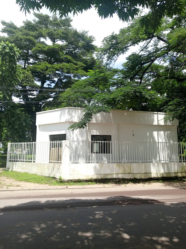 i̇nşaat makinaları ve ekipmanları La Construction, De L'urbanisme Et De L'habitat, Brazzaville, foto