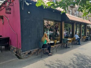 Balatoon (Komitas Avenue No:16/1, Yerevan), ekmek fırını  Erivan'dan