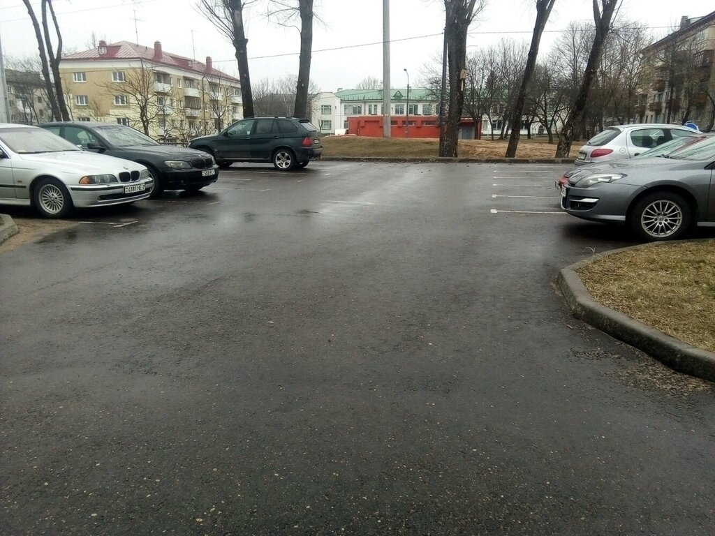 Otoparklar Parking lot, Minsk, foto