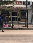 Ets gueye (Brazzaville, Avenue de la Paix), pazarlar ve çarşılar  Brazzaville'den