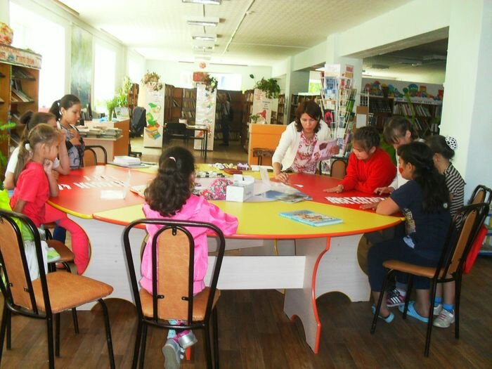 Kütüphaneler Kugarchinskaya selskaya biblioteka, Başkurdistan, foto