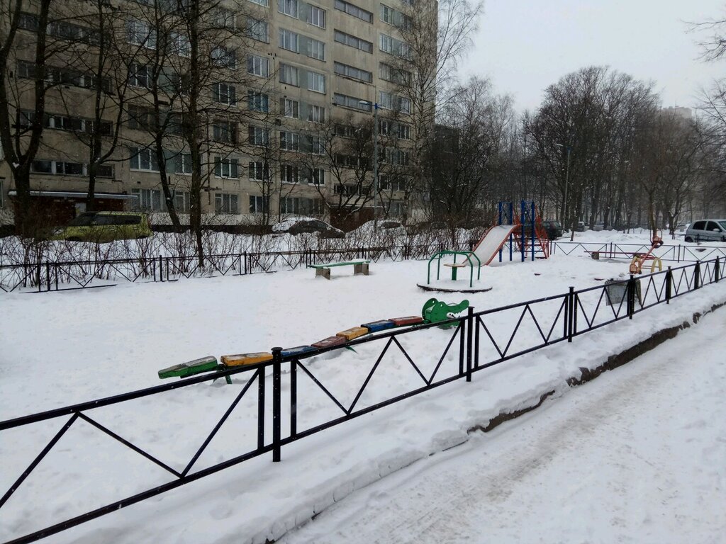 Oyun alanı Playground, Saint‑Petersburg, foto
