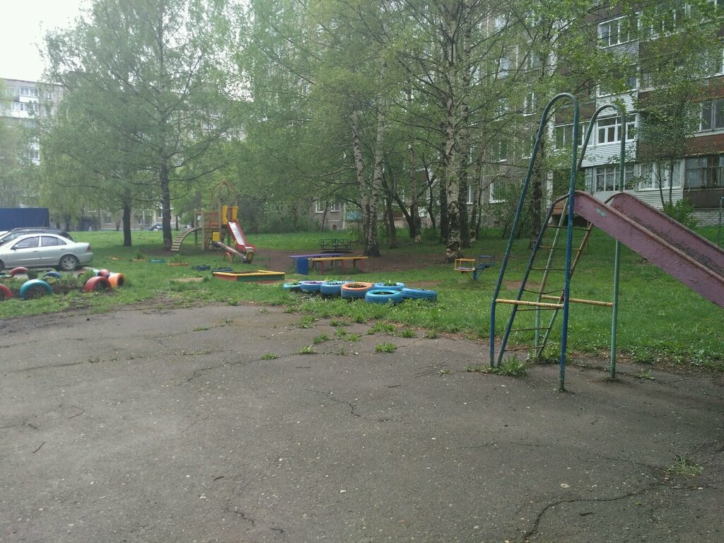 Oyun alanı Детская площадка, Perm, foto