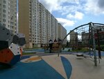 Playground (Moscow, Novomoskovskiy Administrative Okrug, Filimonkovskiy District, Moskovskiy, mikrorayon Pervy Moskovskiy), oyun alanı  Moskovski'den