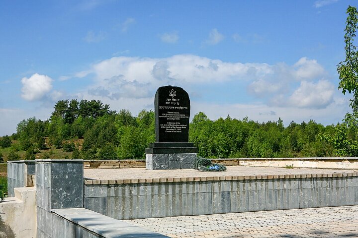 Park, sokak heykeli Памятник узникам Дуниловичского гетто, Vitebskaya oblastı, foto
