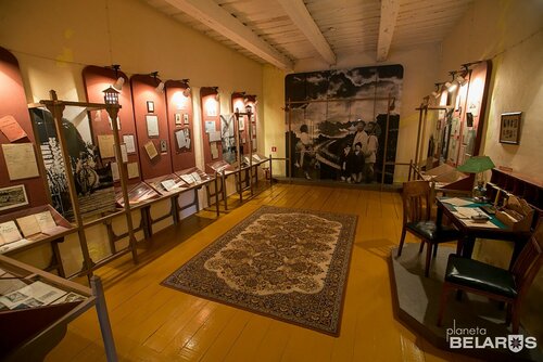 Müzeler ve sanat galerileri Yakhimovshchina filial Gosudarstvennogo Literaturnogo Muzeya Yanki Kupaly, Minskaya oblastı, foto