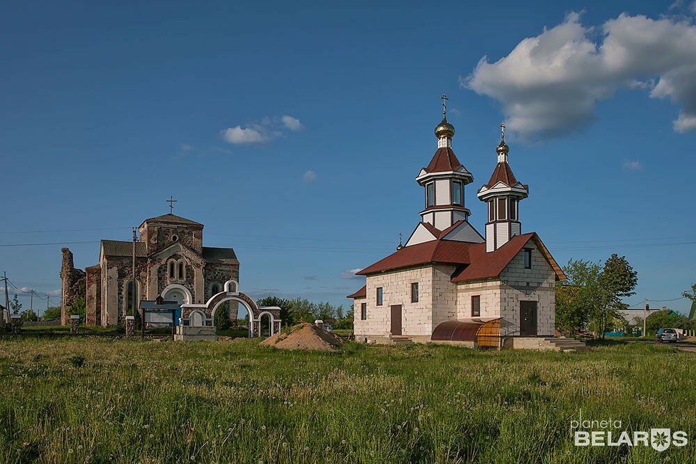 Turistik yerler Руины церкви Всех Святых, Vitebskaya oblastı, foto