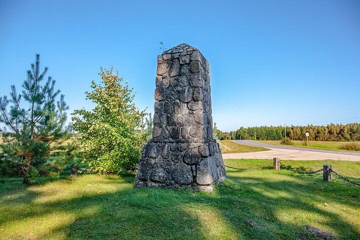 Mezarlıklar Кладбище немецких солдат Первой мировой войны у деревни Каракуличи, Minskaya oblastı, foto
