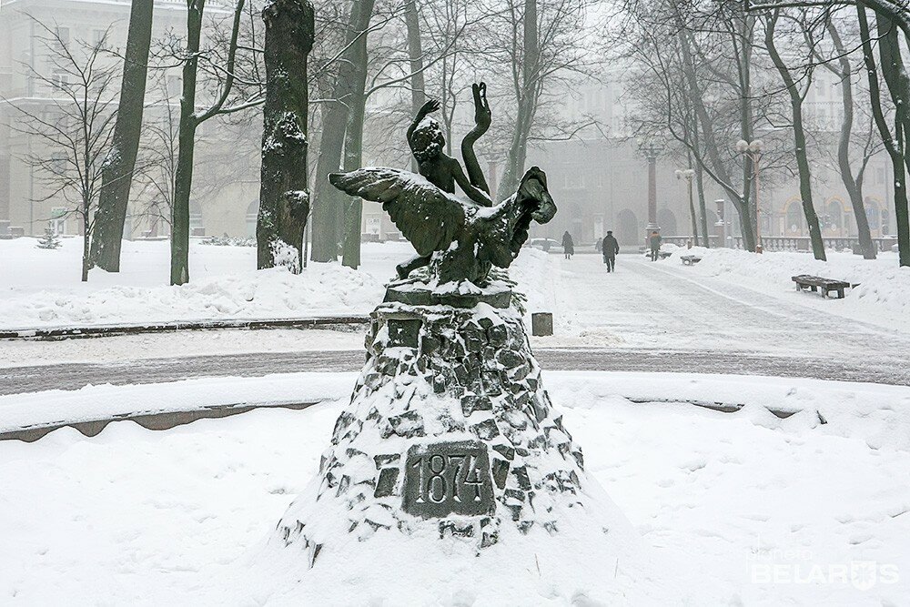 Meydan Александровский сквер, Minsk, foto