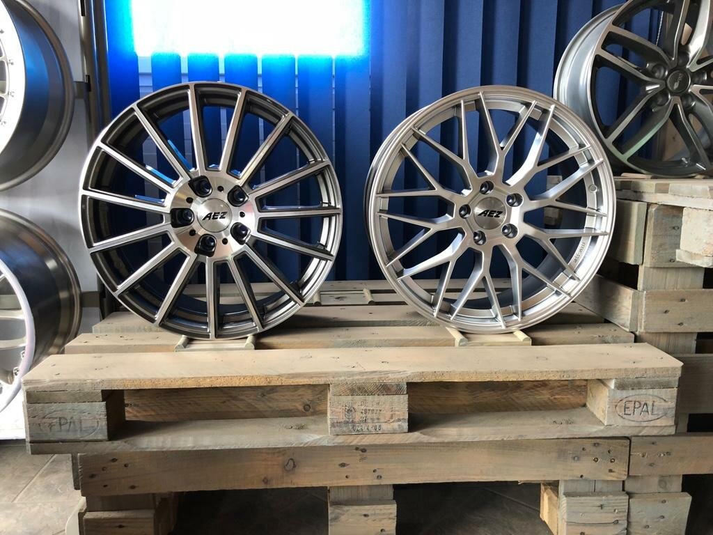 Jant ve lastikçiler Tuning und Reifen Center Gerhard Noll, Aşağı Avusturya, foto
