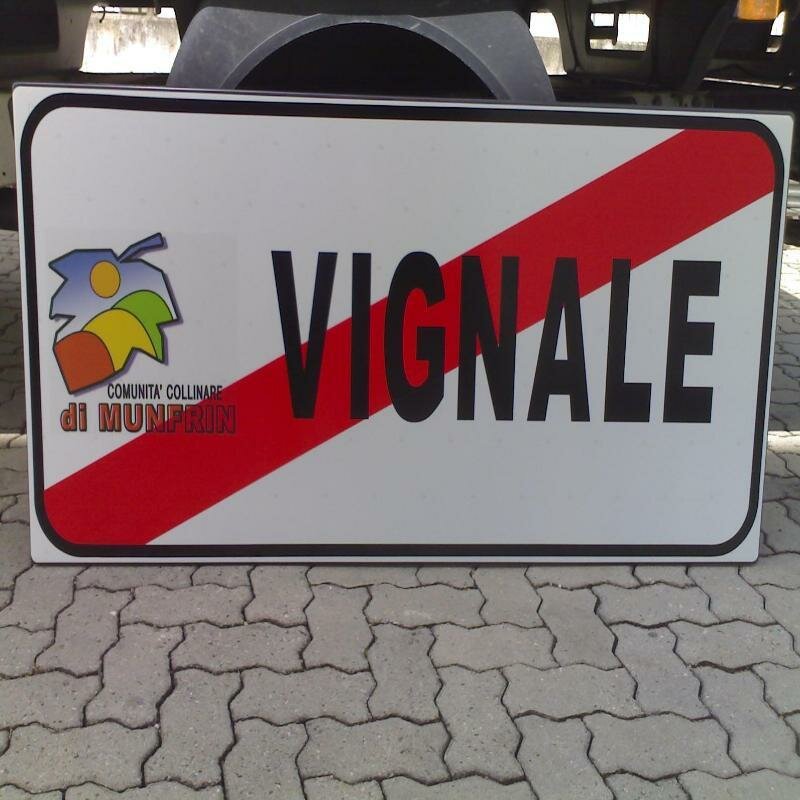 Giyim mağazası Signal Press Italia Segnaletica Stradale, Asti, foto