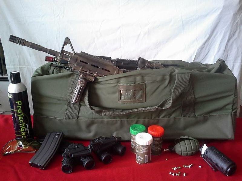 Giyim mağazası Bergia Articoli Militari, Piyemonte, foto