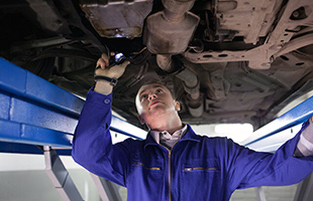 Otomobil servisi Tyrewise Service & Repair Centre, İngiltere, foto