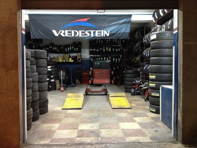 Jant ve lastikçiler Rgm Gomme, Sicilya, foto