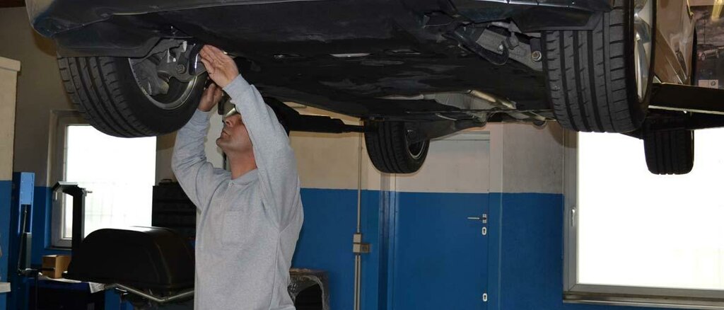 Otomobil servisi Kfz Fachwerkstatt Autoklinik, Innsbruck, foto
