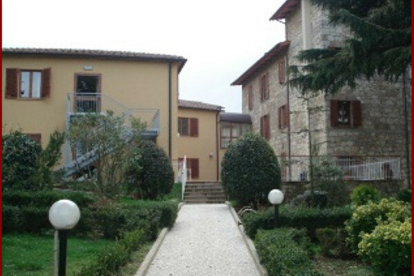 Huzurevi, bakımevi Istituto Suore del Santo Volto, Dünya, foto