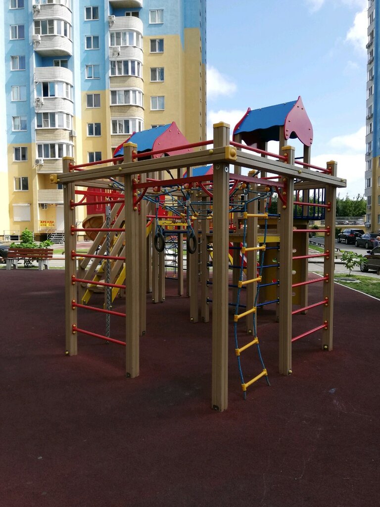 Oyun alanı Playground, Saratov, foto