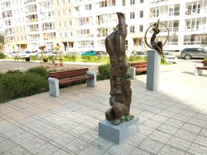 Силачи (ulitsa Grebenshchikova No:7, Kalininskiy City Administrative District, mikrorayon Rodniki), park, sokak heykeli  Novosibirsk'ten