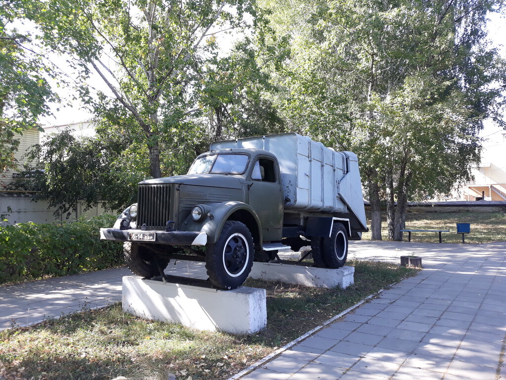Teknoloji anıtı Мусоровоз ГАЗ-51, Voronej, foto