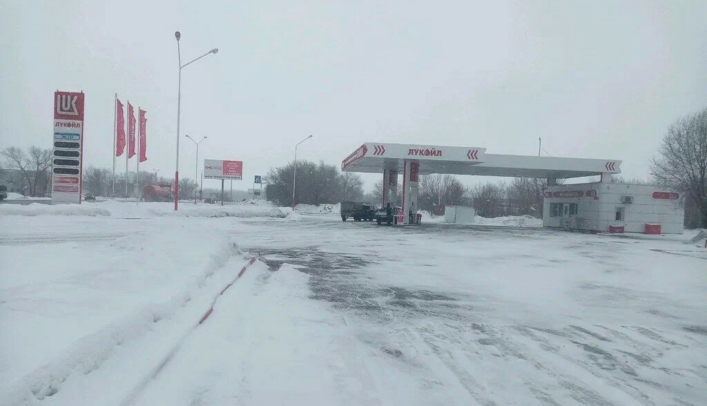 Benzin istasyonu Lukojl, Orenburg, foto